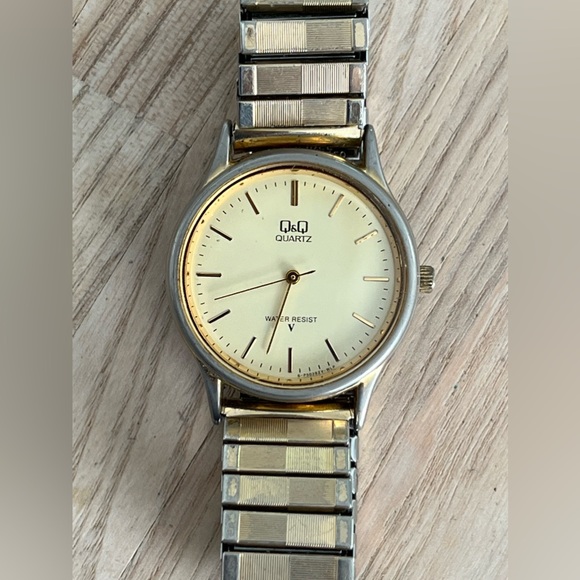Q&Q | Accessories | Qq Quartz Watch Gold Tone Speidel Stretch Bracelet ...